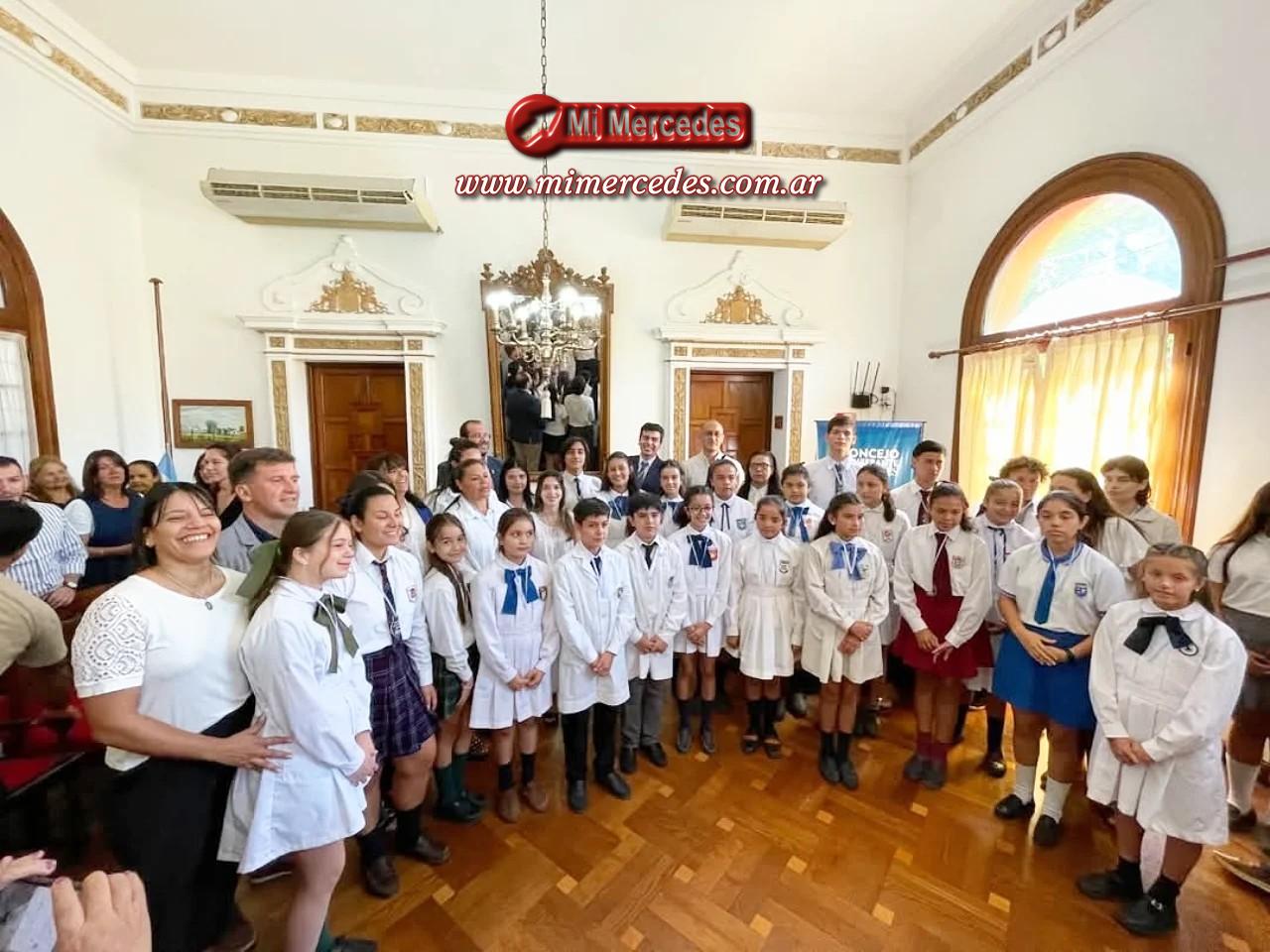 Entrega de Reconocimientos a los Alumnos con mejores promedios 2024